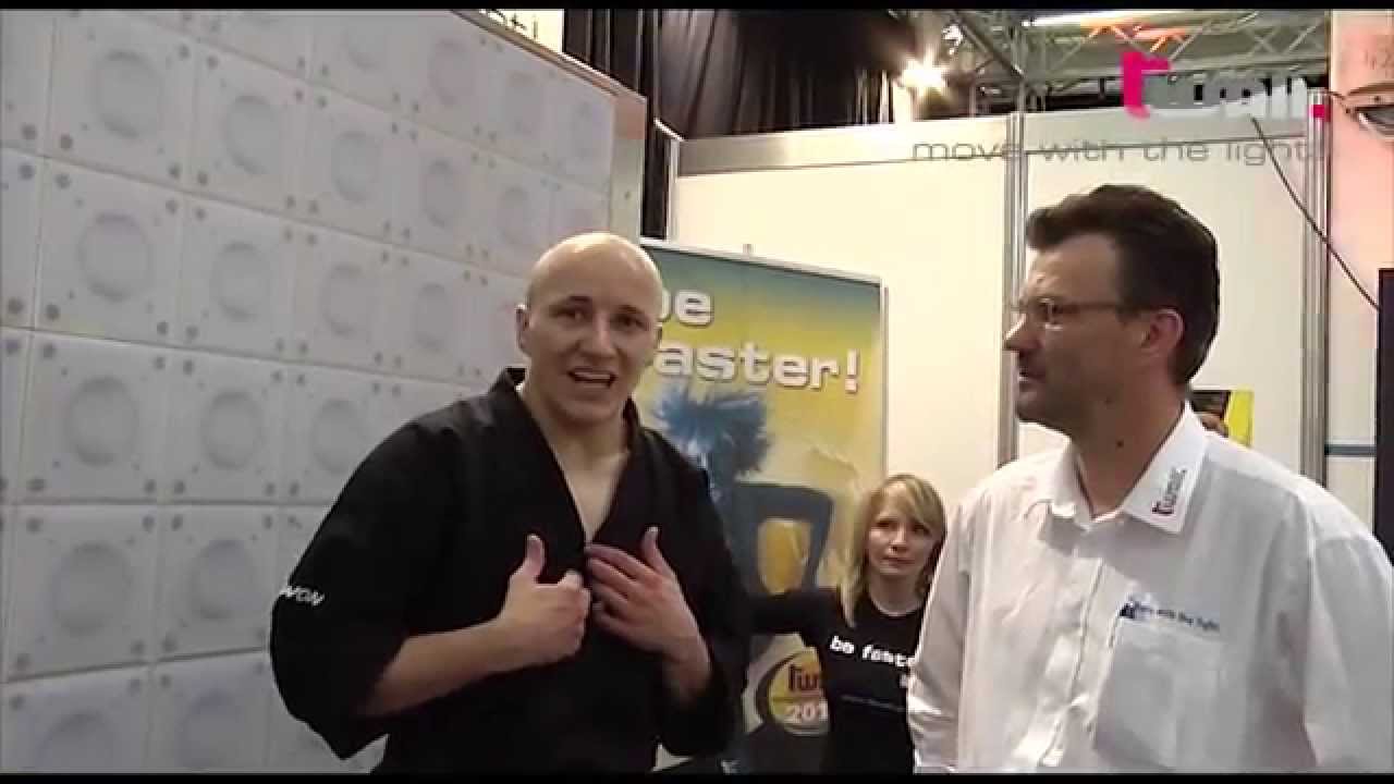 die twall auf der FIBO 2010 (Russisch) - YouTube