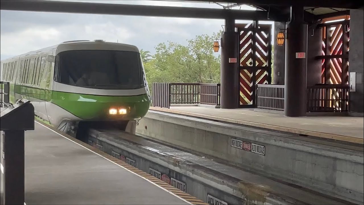 WDW monorail system - monorail GREEN - grand Floridian - YouTube