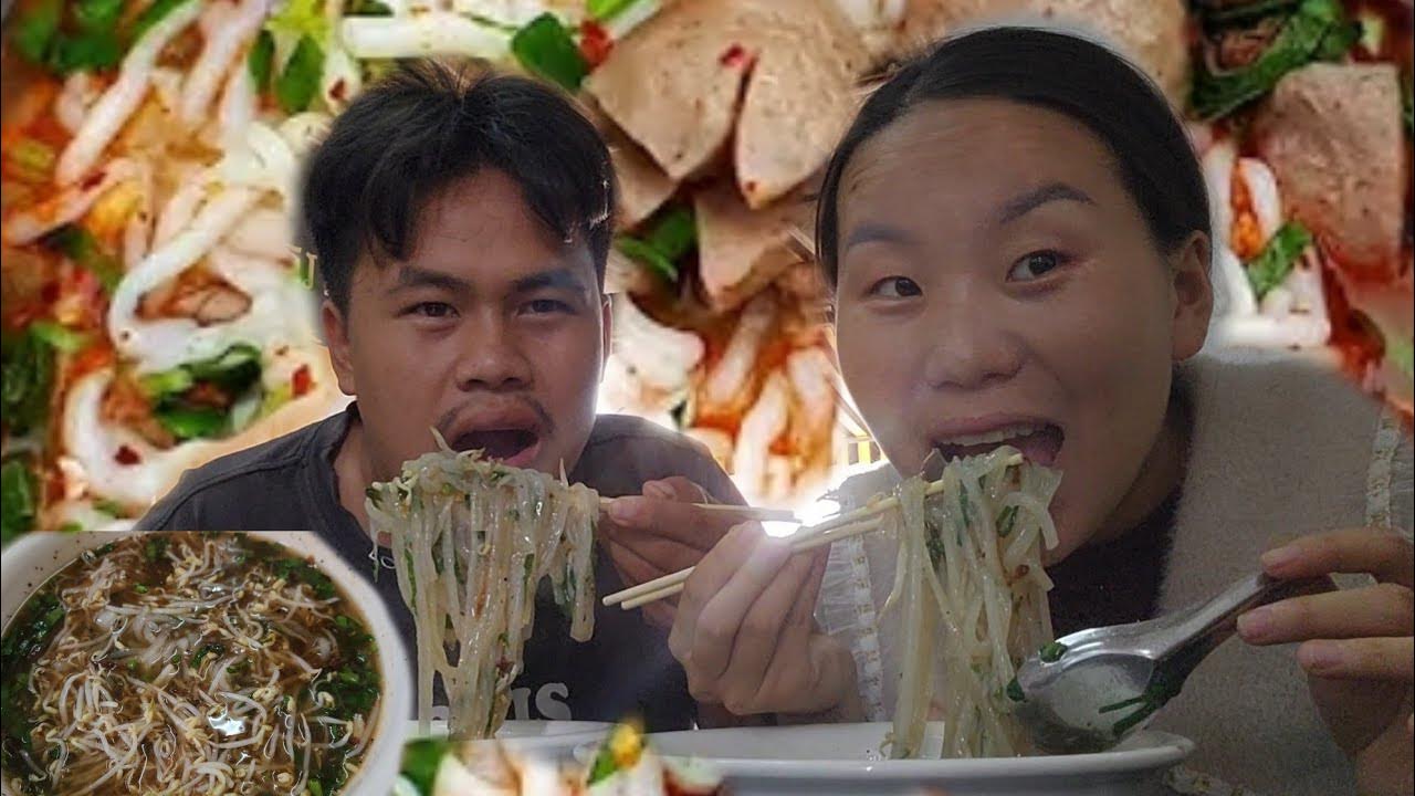 hnub no tawm mu kuaj me ab nrog wb noj qhoob piaj lau qaib cog nawb - YouTube