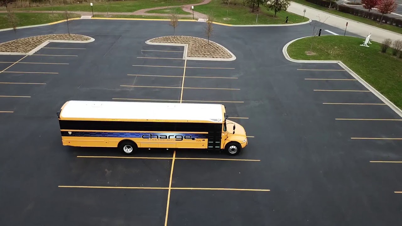 Navistar IC Bus chargE - YouTube