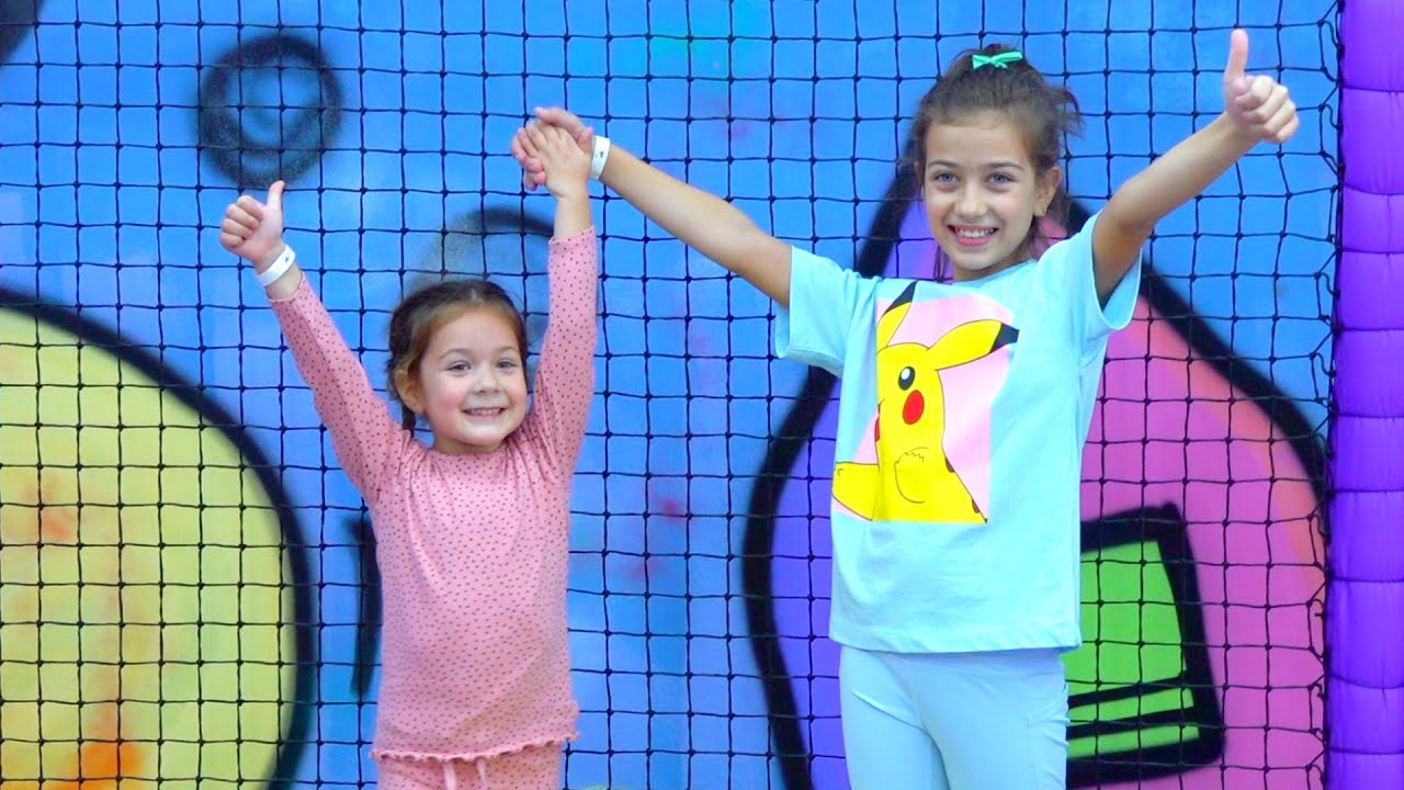 ემილია და დანიელა ახალ ბატუტ ცენტრში - YouTube