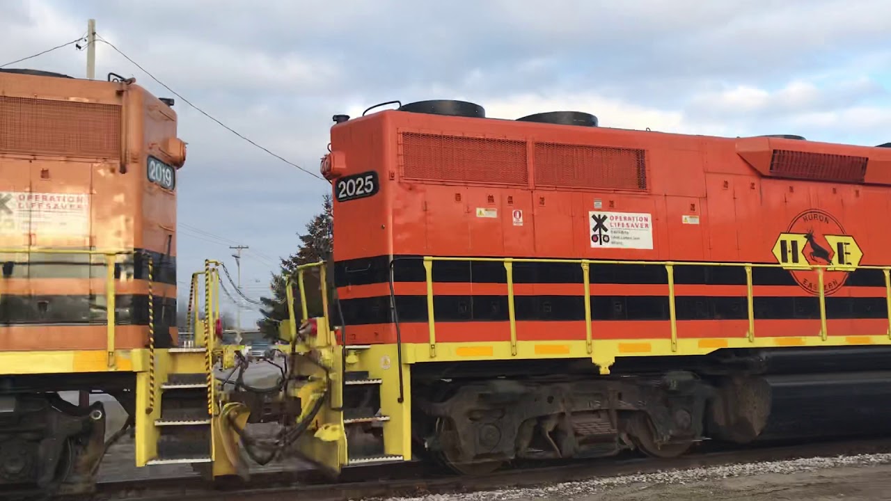 Huron Eastern Railroad 2025 and Michigan Shore Railroad 2019 Crossing Laketon - YouTube