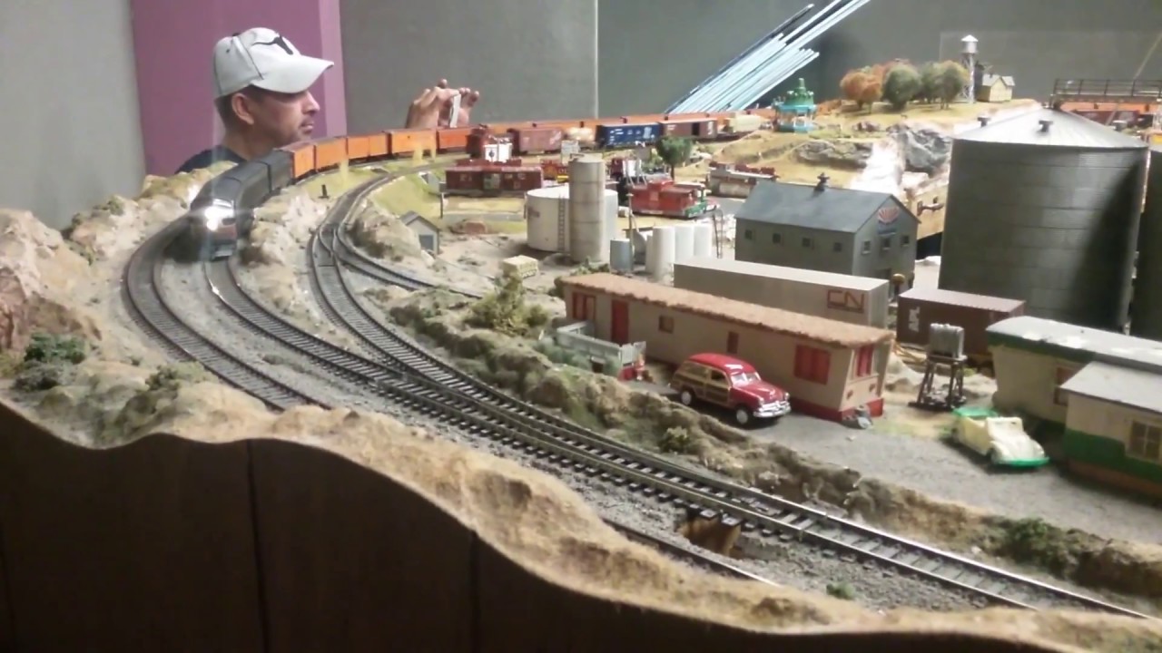 The New SAMRA train layout at The Wonderland of Americas Mall - YouTube