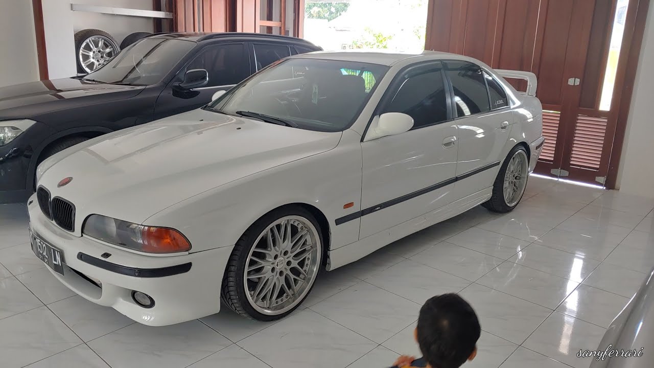 E39 m52 racing sound ep7 - YouTube