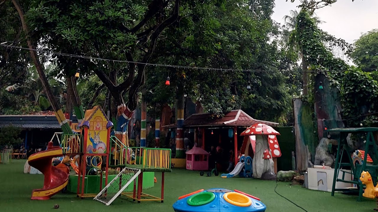 VLOV- Cibubur Garden Eat and Play - YouTube