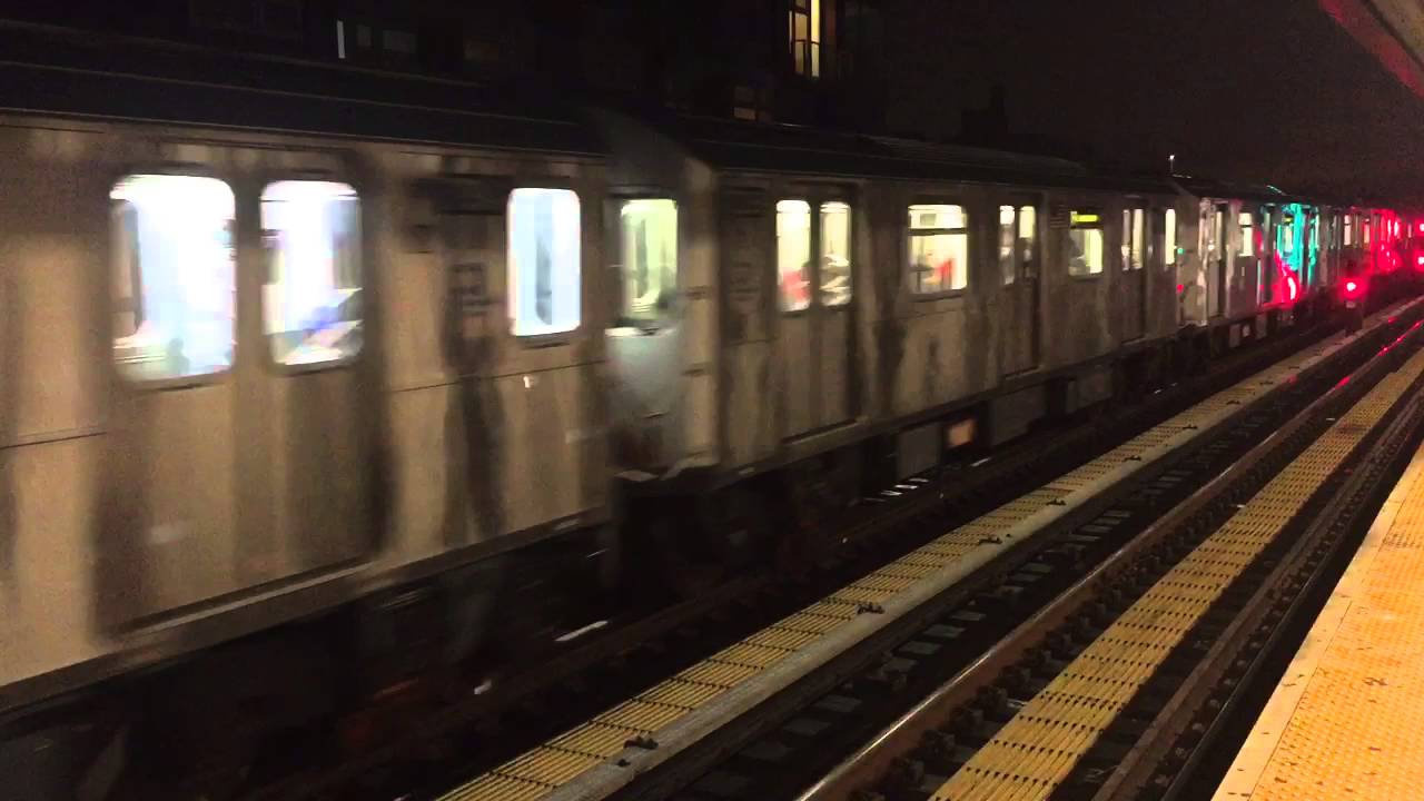 7 train action at 74th Street - Broadway - YouTube
