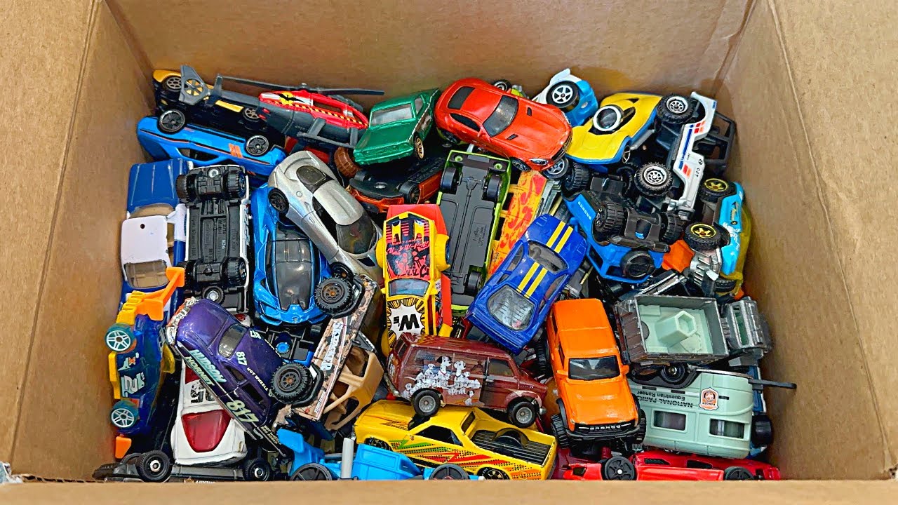 BOX OF DIECAST CARS - WHAT'S INSIDE? | MATCHBOX | HOT WHEELS - YouTube
