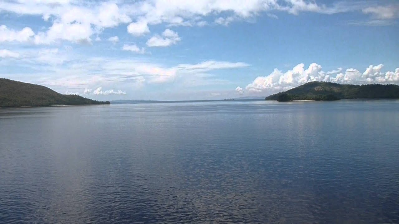 Philippines, Banug海峡通過中 - YouTube