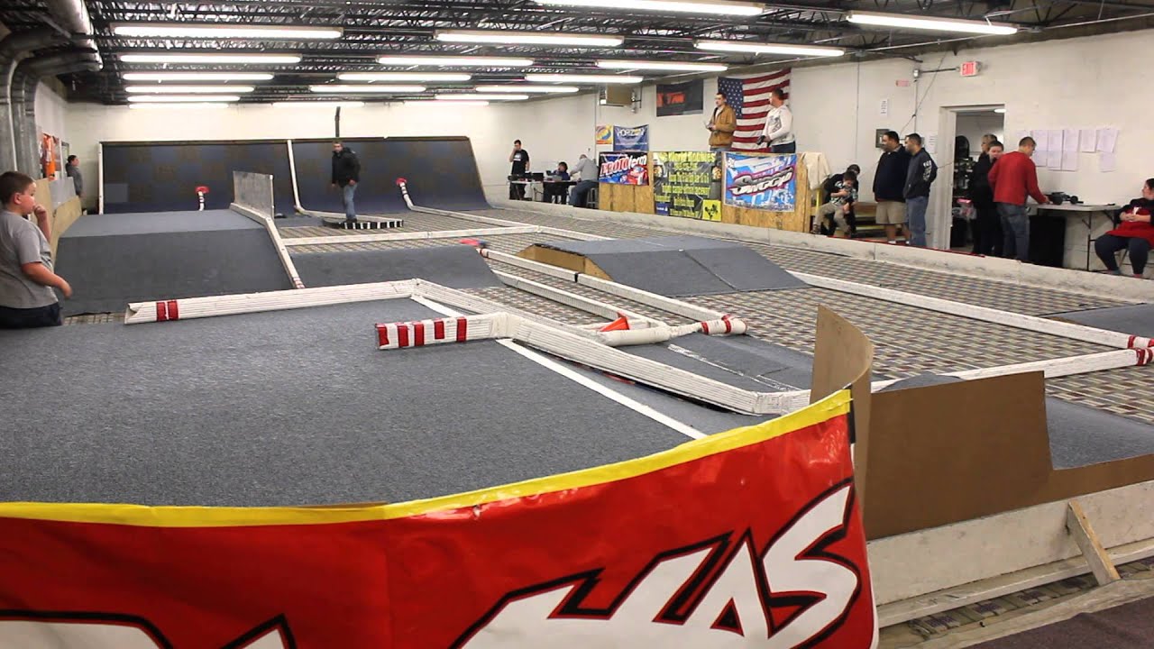 RC World Hobbies Stadium Truck Main 11/22/14 - YouTube