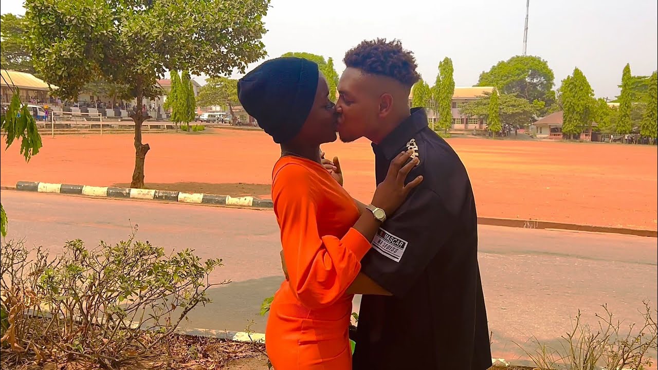 KISS 💋 OR SLAP 🍑.... Is that lat or flat back there 🍑🍑🍑 - YouTube