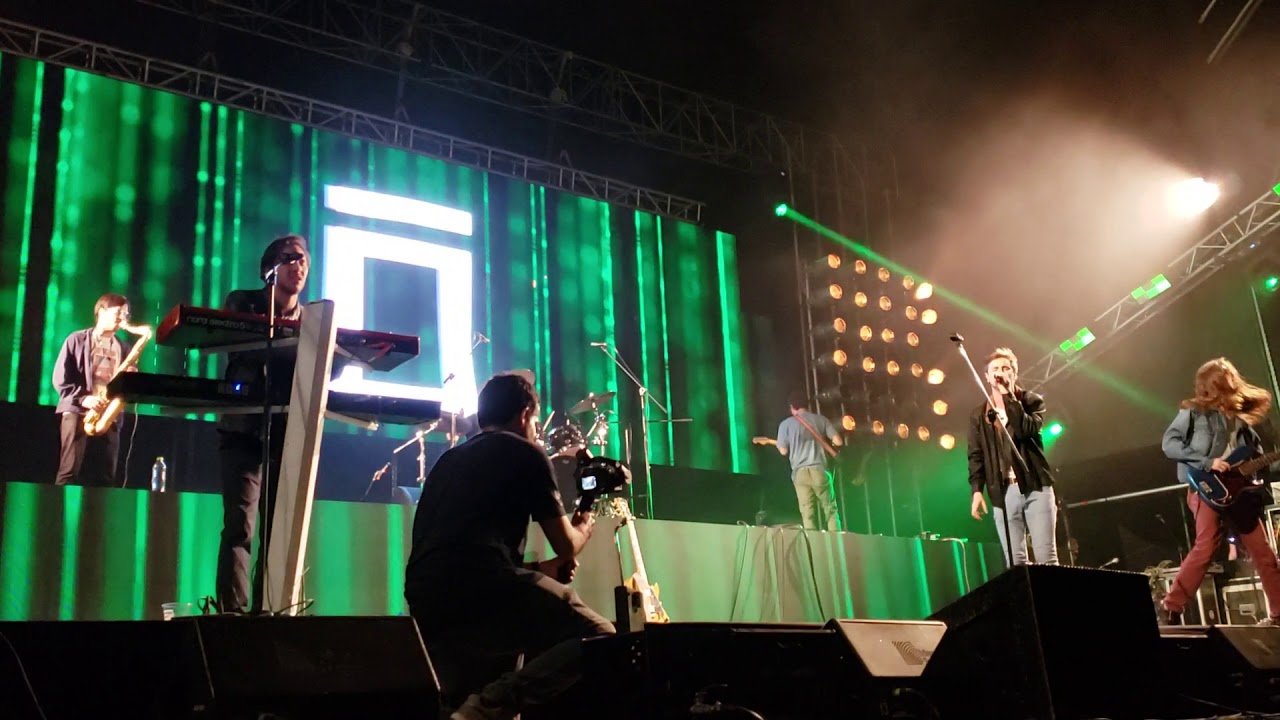 Temple Sour -Así se siente (En vivo) Vivo x el rock 2019 - YouTube