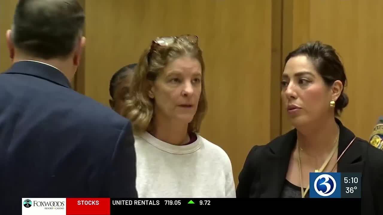 Michelle Troconis arraigned on contempt charge - YouTube