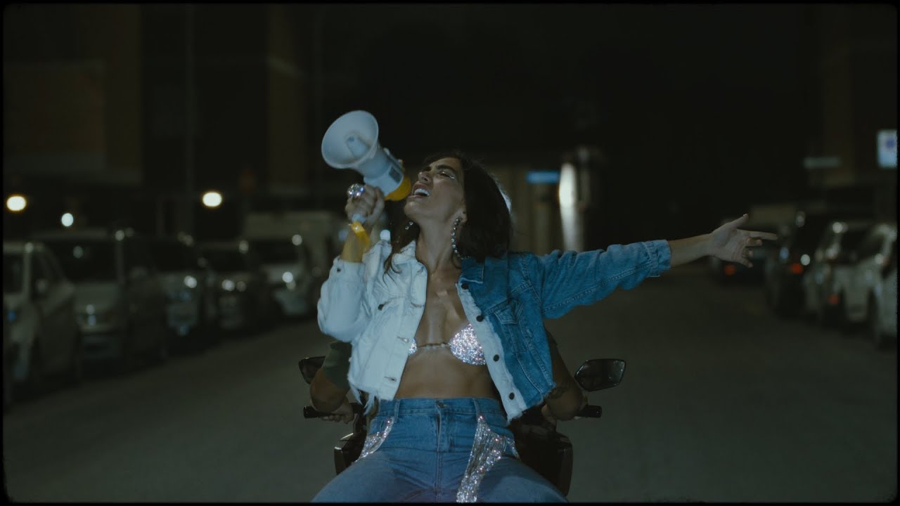 Ellynora - No Trouble (Official Video) - YouTube