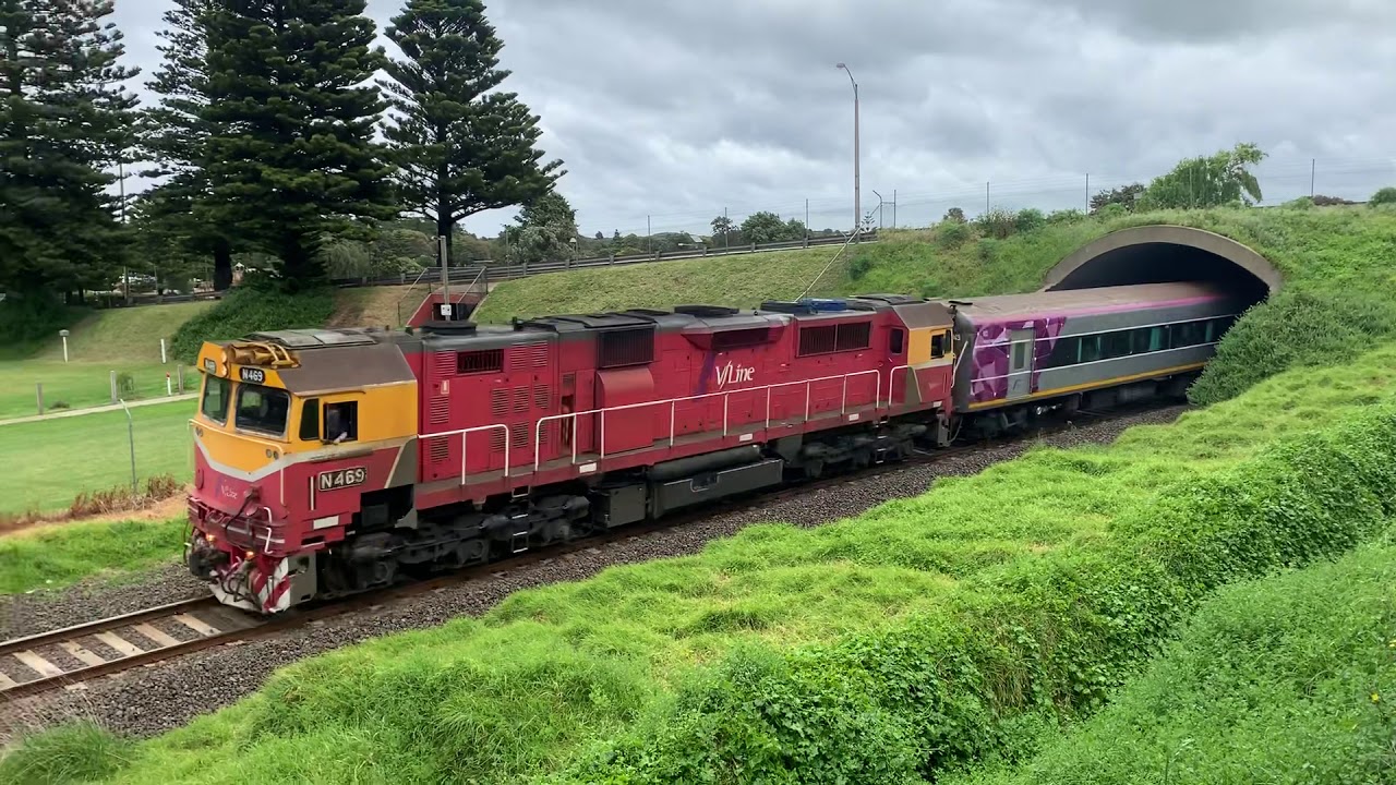 Warrnambool Trains 2-11-19 - YouTube