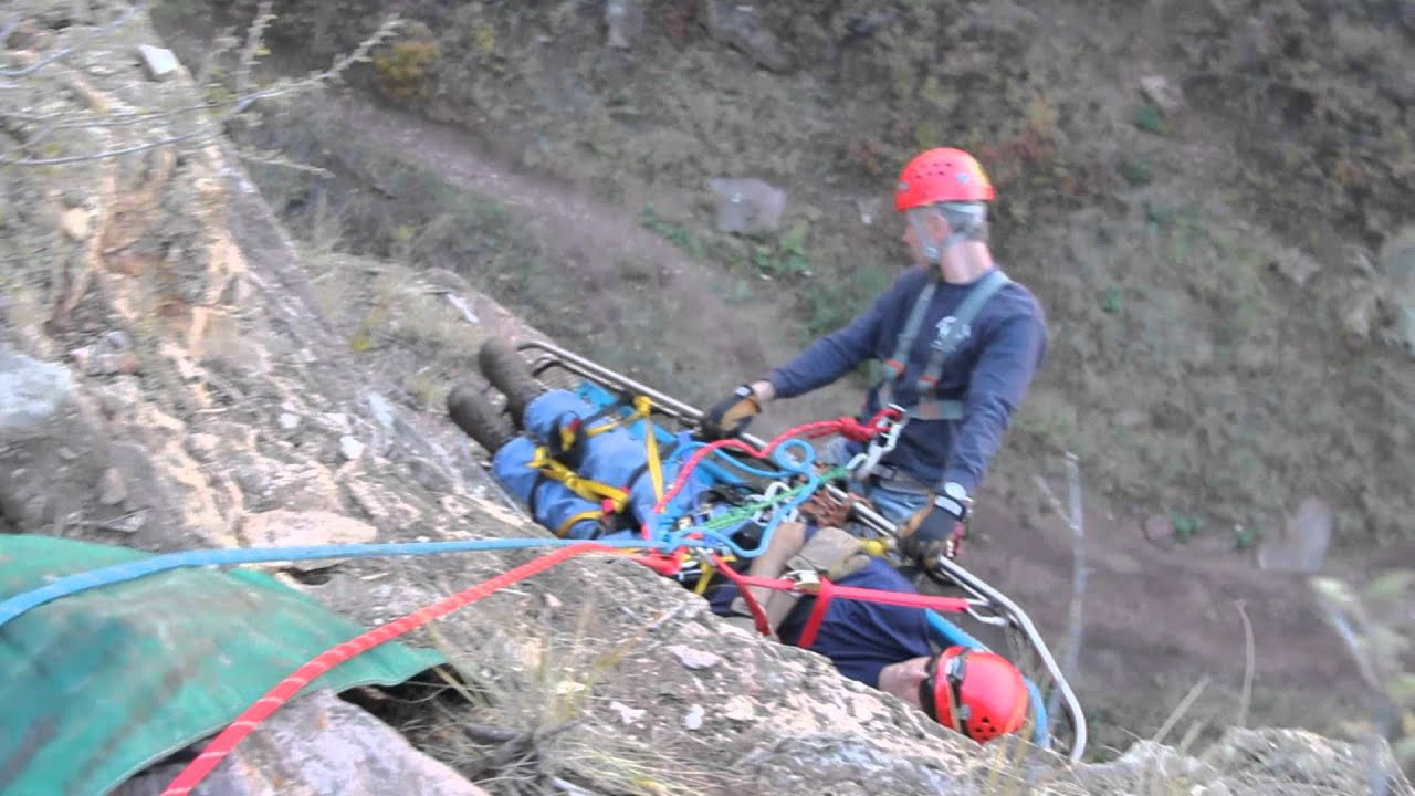Rappel rescue training - YouTube