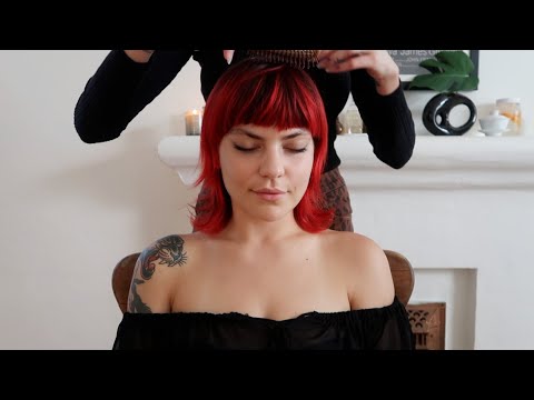ASMR Massage | Light touch + brushing (Donna Missal)🍓