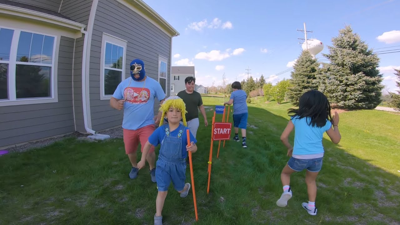 Sillas Musicales, Musical Chairs Game - YouTube