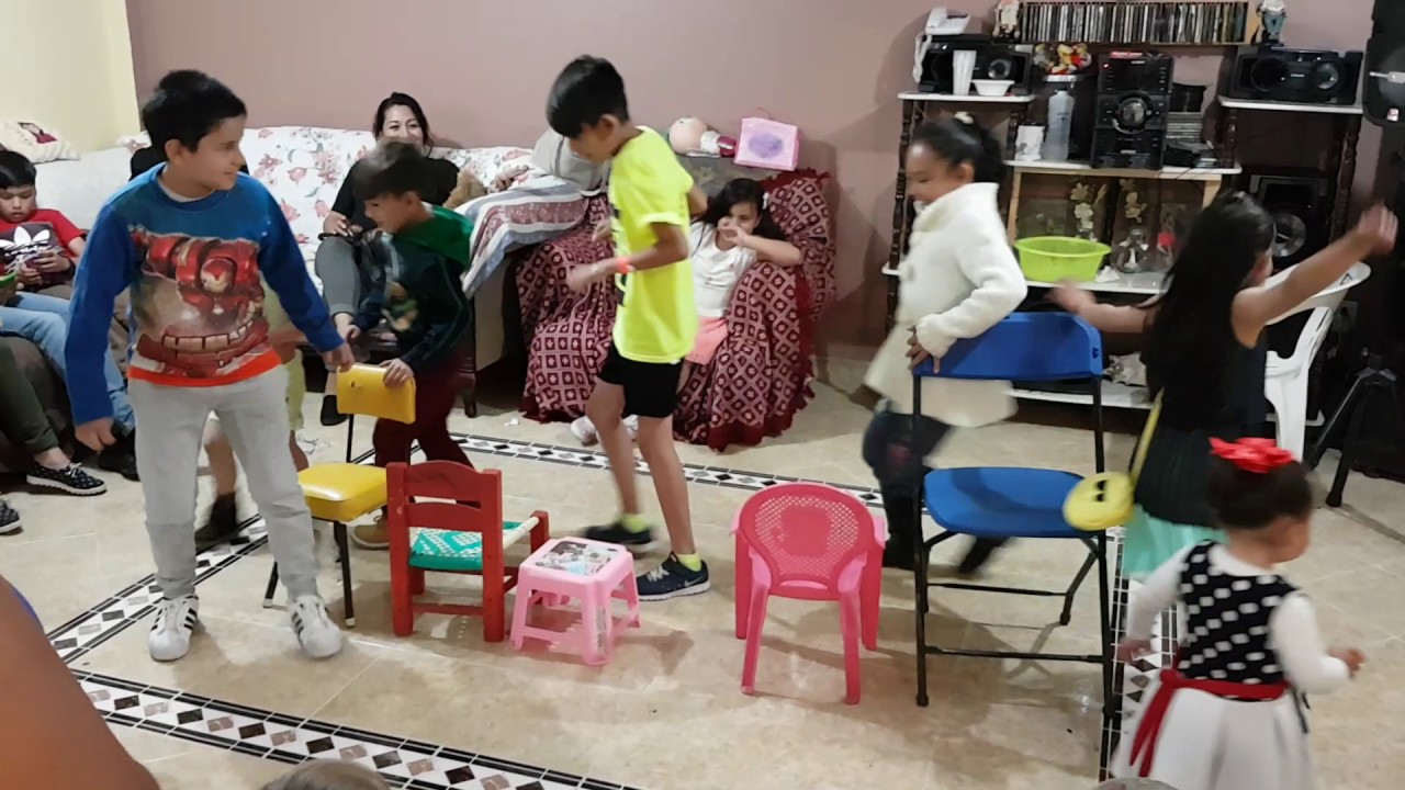 Jugando con mis primos - YouTube