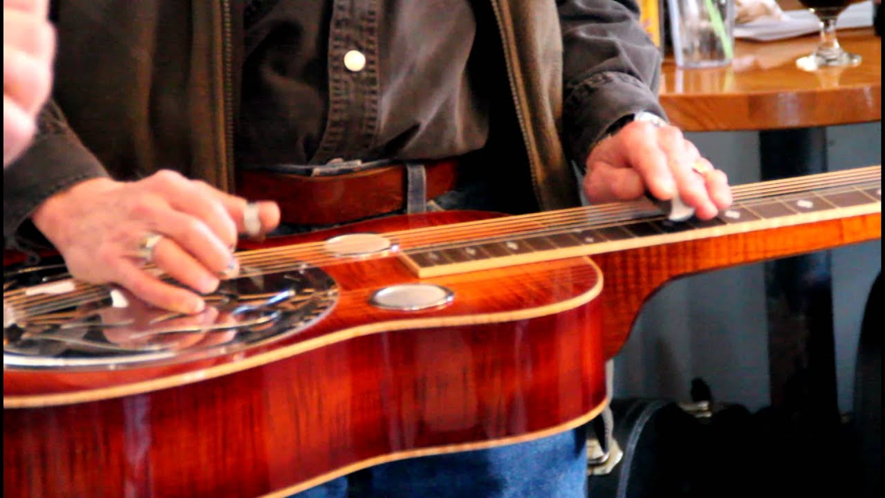 Video of a bluegrass jam session in Salem, MA - Scratch Kitchen - YouTube