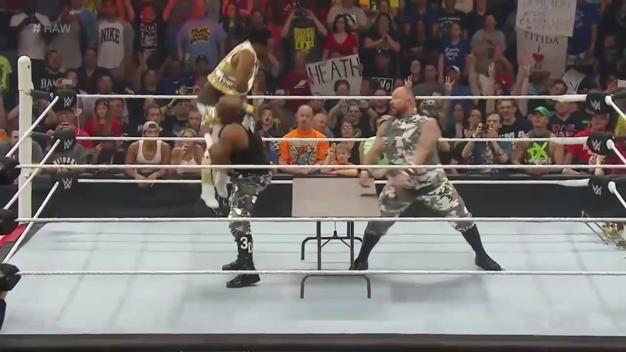 WWE BEST TAG TEAM MANEUVERS - YouTube