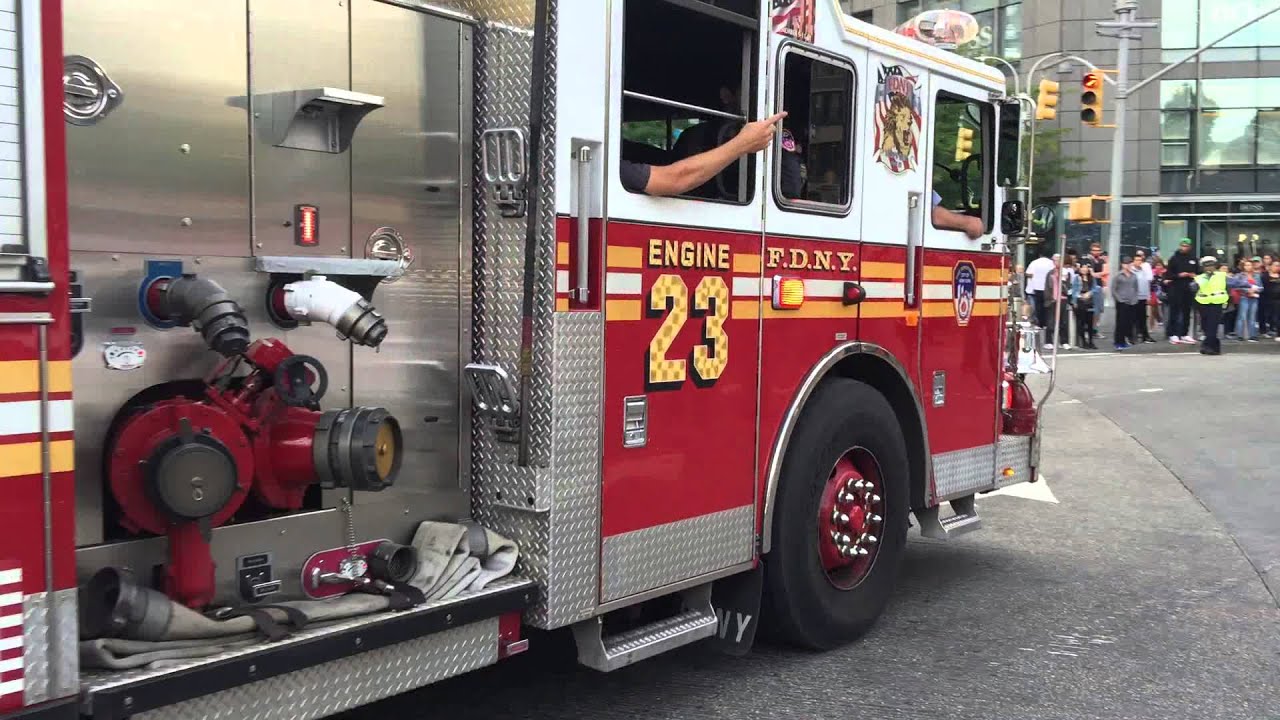 SUPER COOL CATCH OF FDNY ENGINE 23'S CAPTAIN MANUALLY RINGING RIGS BELL ...