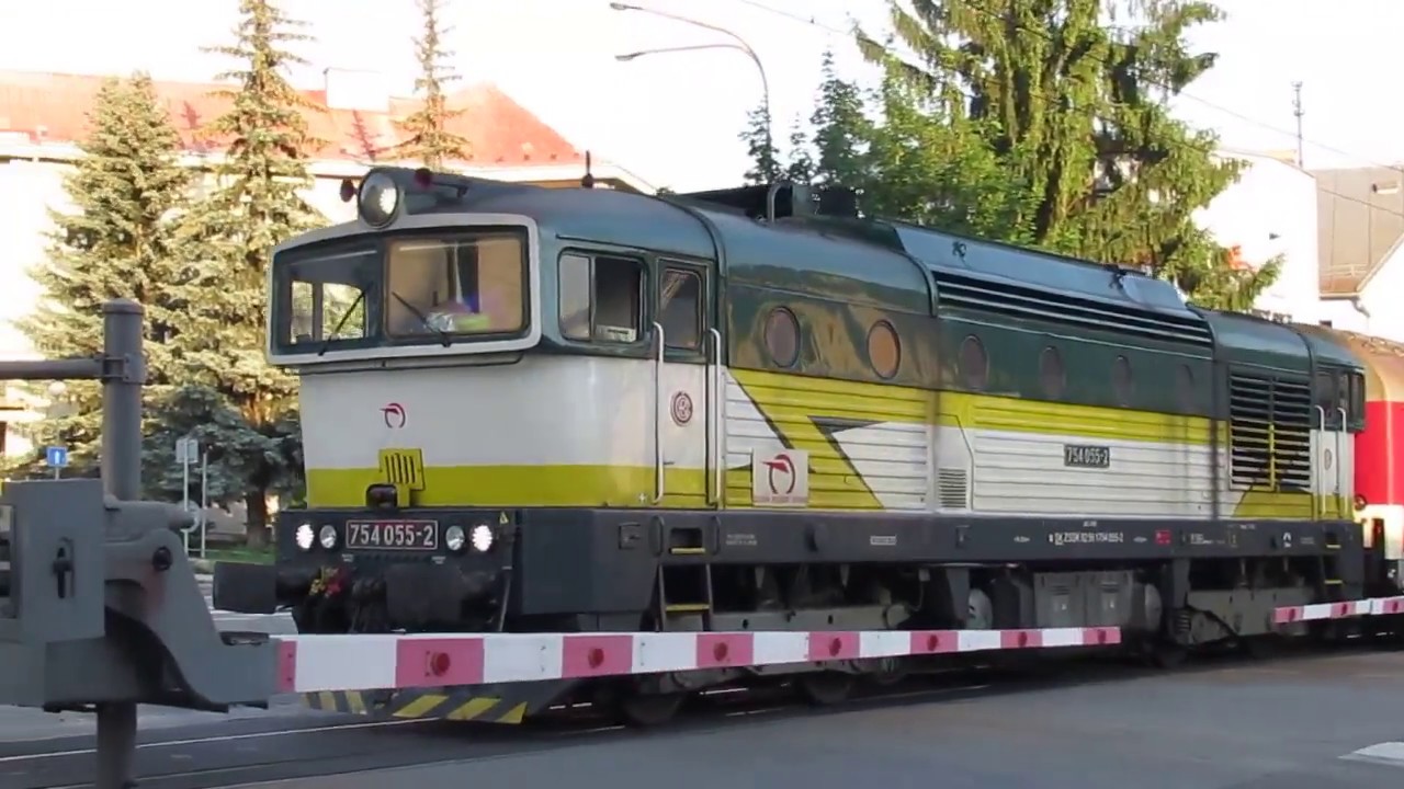 Slovakia: Zvolen mesto, ZSSK class 754 'Goggle' diesel departs on a ...