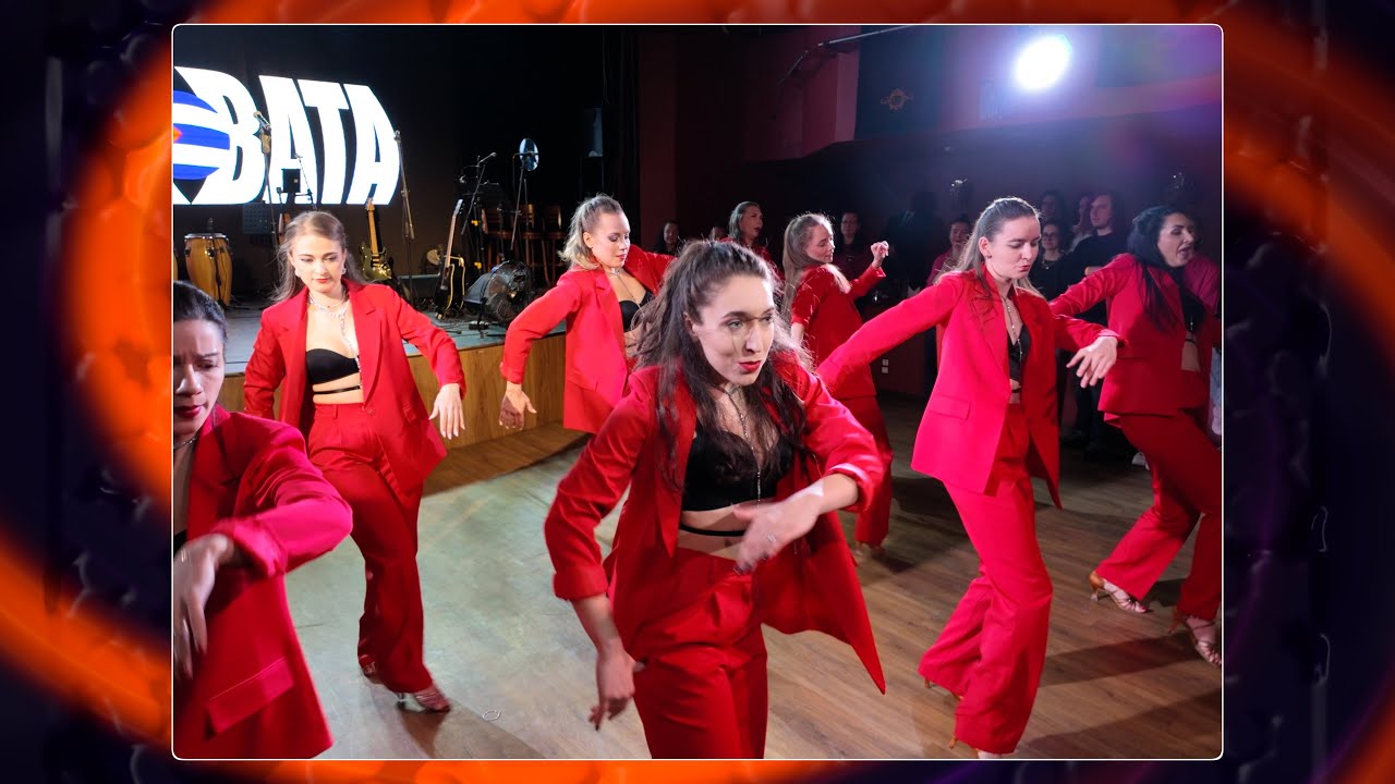 Шоу-группа "Caramba Project", школа ÉSTO DANCE LAB на концерте группы ...