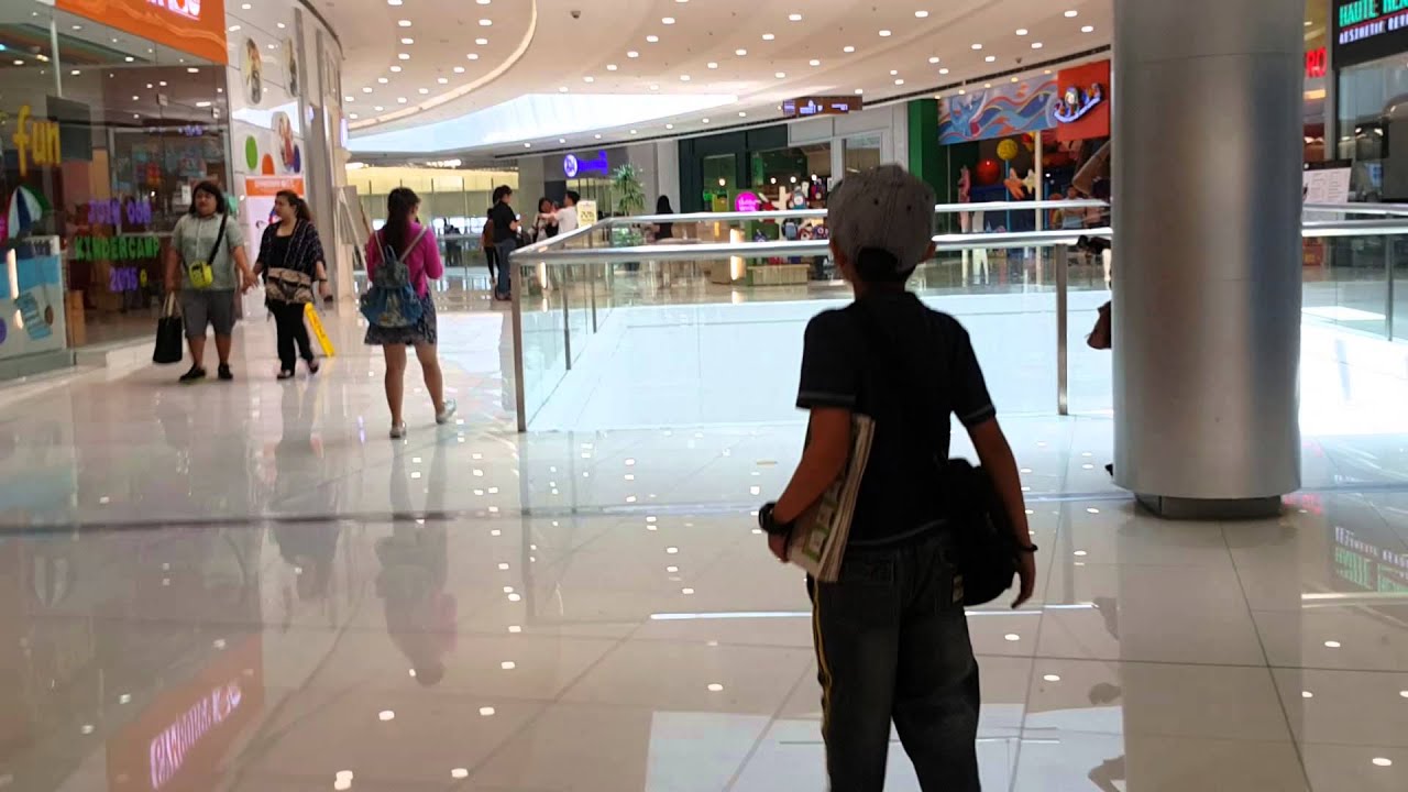 Job fair at megamall - YouTube