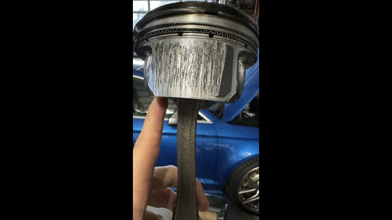 Here is what an Audi 2.5TFSI DAZA engine with bent rods sounds like ...