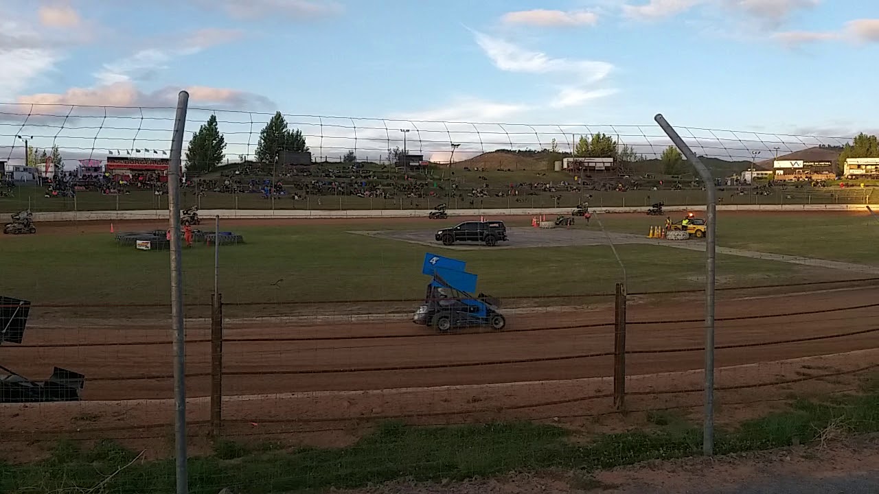 Hart Racing Team 33K Minisprint - YouTube