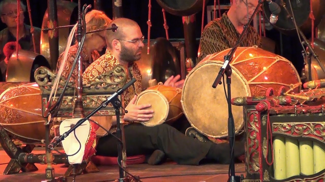 Gamelanathon 2013 - Kingston Uni, Durham & Cheltenham Gamelan (2) - YouTube
