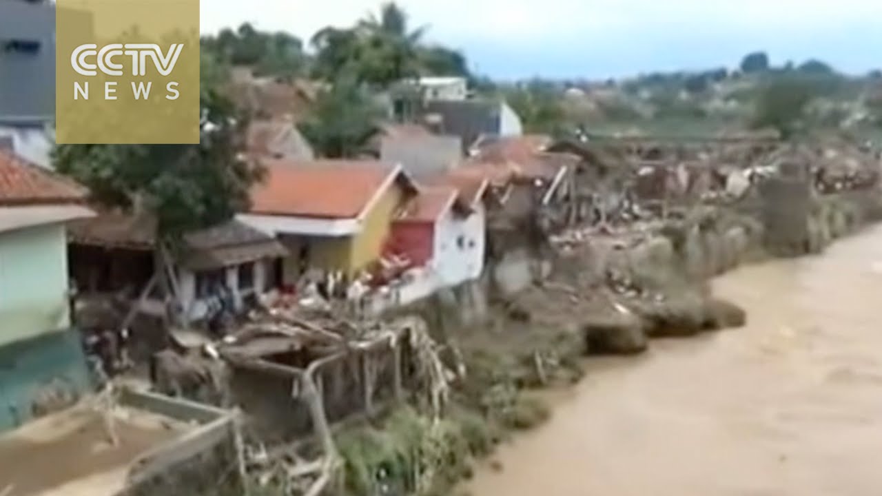 Indonesia severe floods kill at least 19 on Java island - YouTube