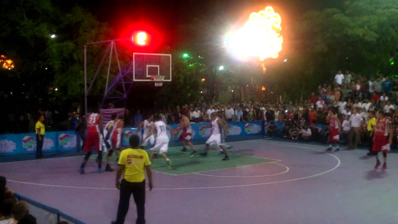 Deon Boyce. Tercer juego serie final Toros y Leones. Liga ACB 2015 ...