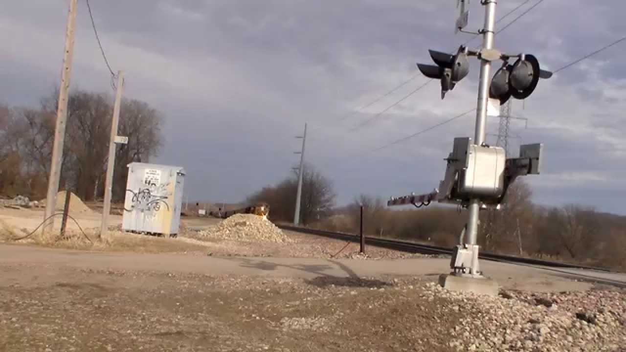 UP 5368 West at Otis - YouTube