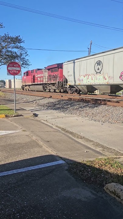 CP #8026 Leading G392 18 - YouTube