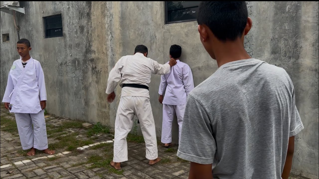 Mengenal lebih dekat KARATE di MAHAD RIYADHUL QURAN - YouTube