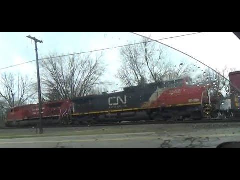 CP 8559 & CN 2658 Leading A Westbound Manifest @Upton Ave Battle Creek Michigan 4/12/24 - YouTube