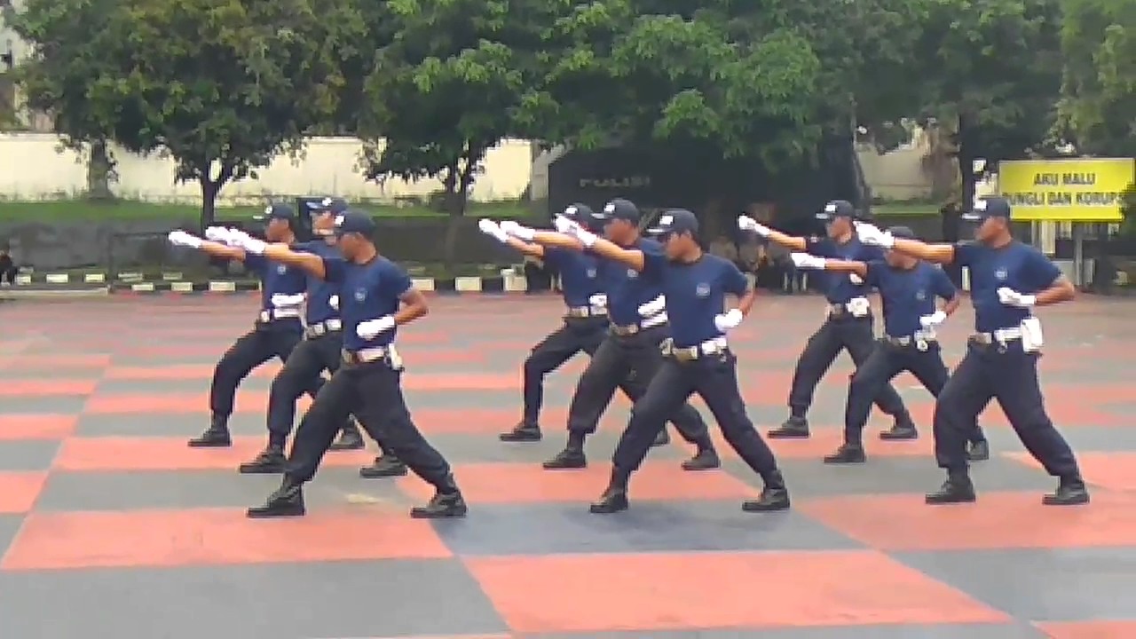 Senam borgol HUT SATPAM @ POLRES BOGOR - YouTube