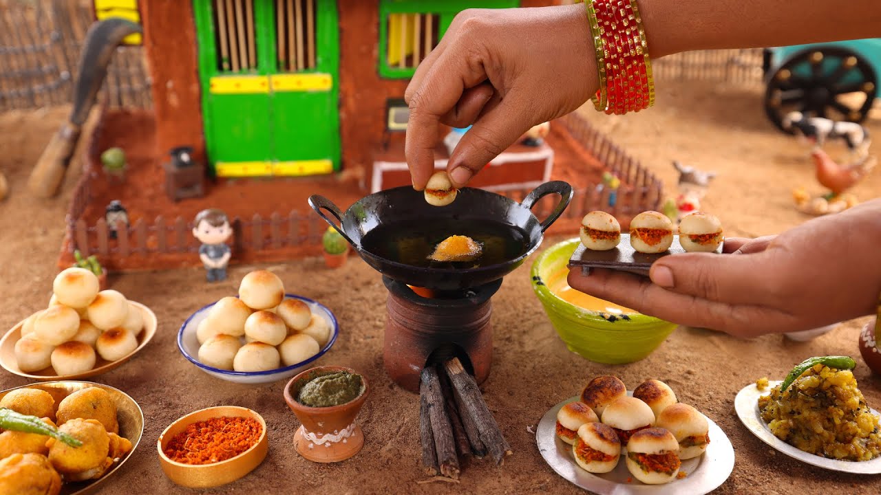 Famous ULTA Vada Pav | Nashik | Pav Inside Vada | Indian Street Food ...