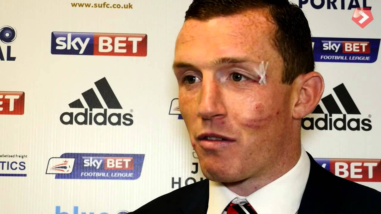 Neill Collins gets winner - YouTube