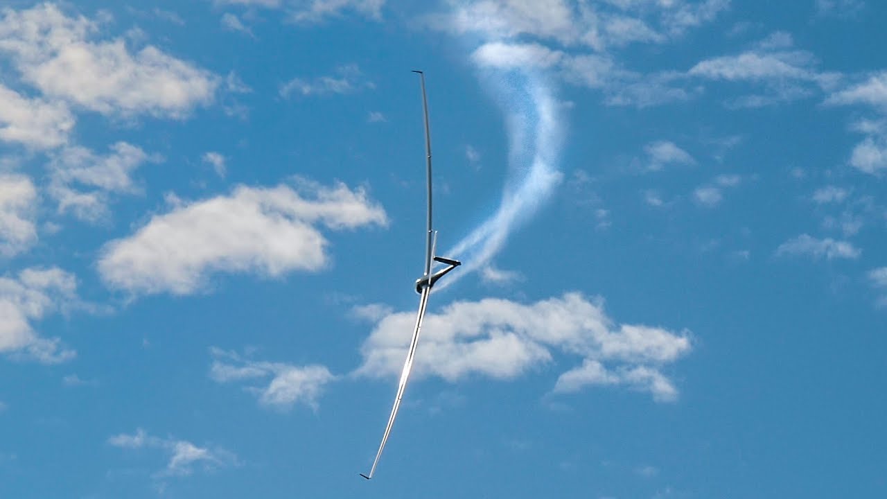 Airshow Demonstration of High Performance Sailplane ASG29 | Oktoberfest ...