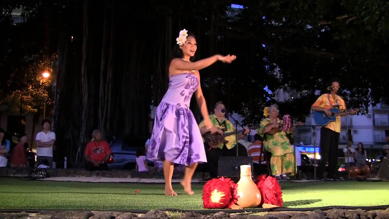 Kuhio Beach Hula Show At Waikiki 2012 - YouTube