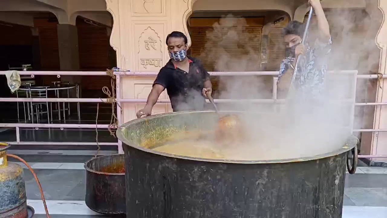 Preparing and transfering prasadam for its distribution, 12th May 2020 ...