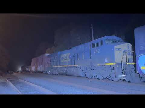 CSX 3422 ET44AH leads CSX M421 (friendly) meets NS 18G with NS 8132 ES44AC leading at Piscataway ...