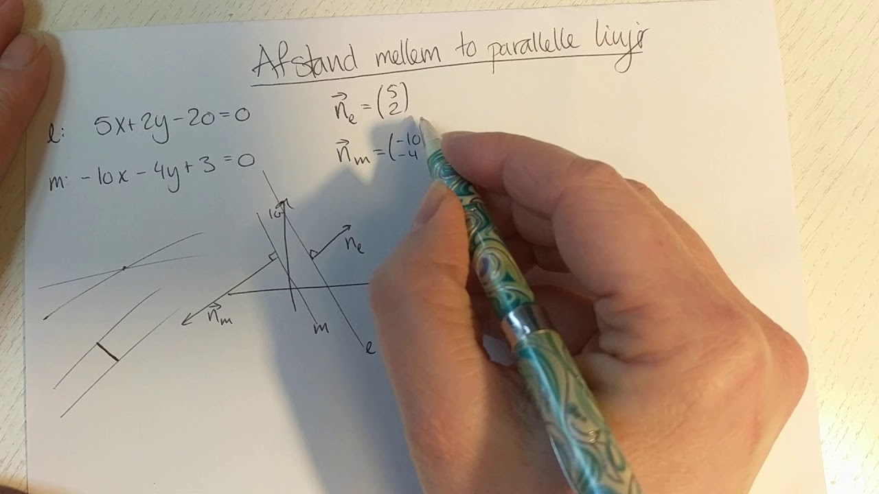 Afstand mellem to parallelle linjer - YouTube