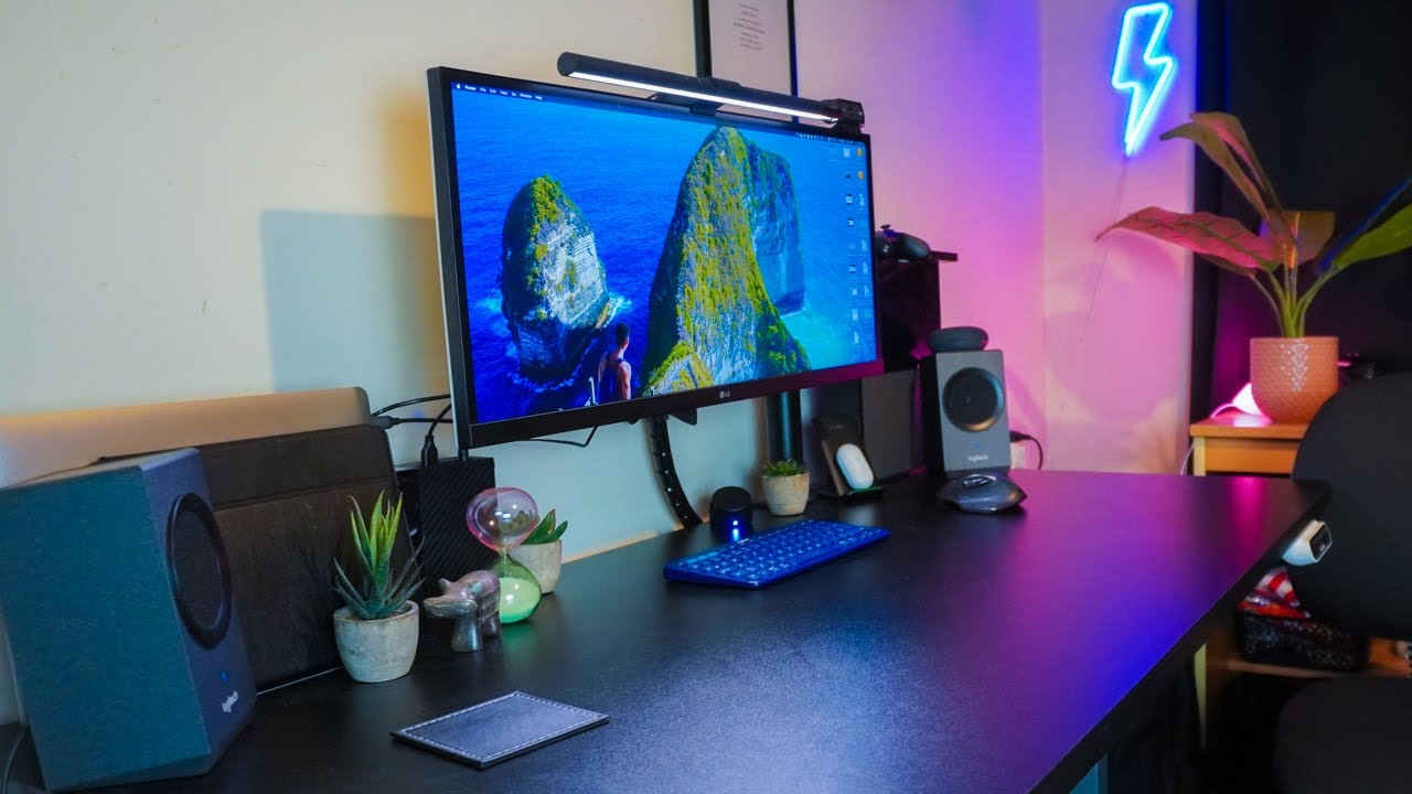My Dream Desk Setup as a Medical Student & Youtuber - YouTube