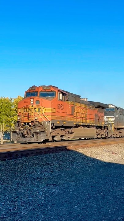 RS3L Action! BNSF C44-9W 5063 Leading NS 13Q With An Amazing Leslie RS3L Airhorn! - YouTube