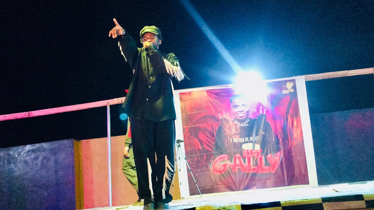 Best Gally Full performance at Wiyaala art center inside Funsi - YouTube