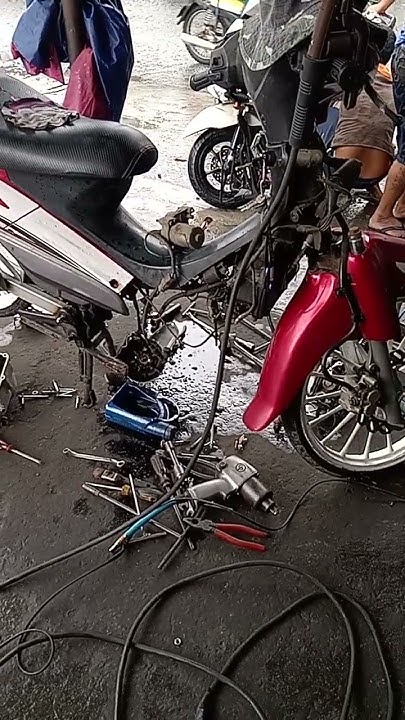 Fixing carburator #motorshop #motorcycle #satisfying #short - YouTube