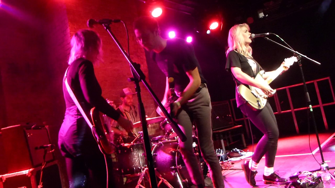 Beverly band - Lake House - YouTube